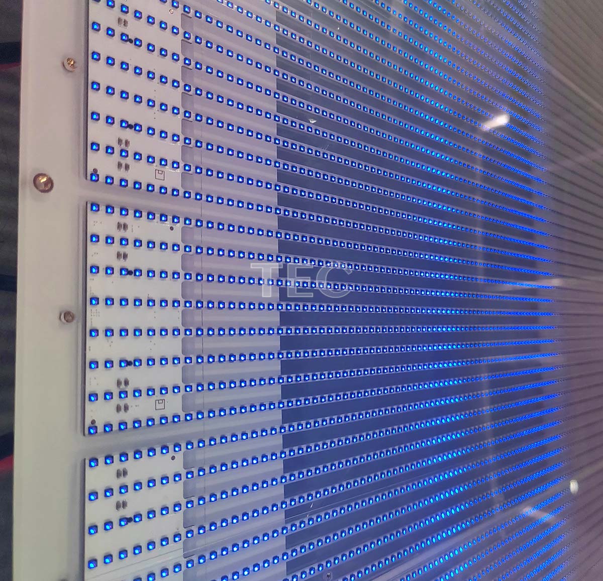 See-through window glass LED video wall solutions, Skyline-4, 4mm ...