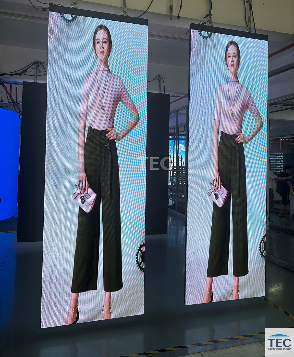 Chain store video wall solutions, MI250 series slim cabinet front ...