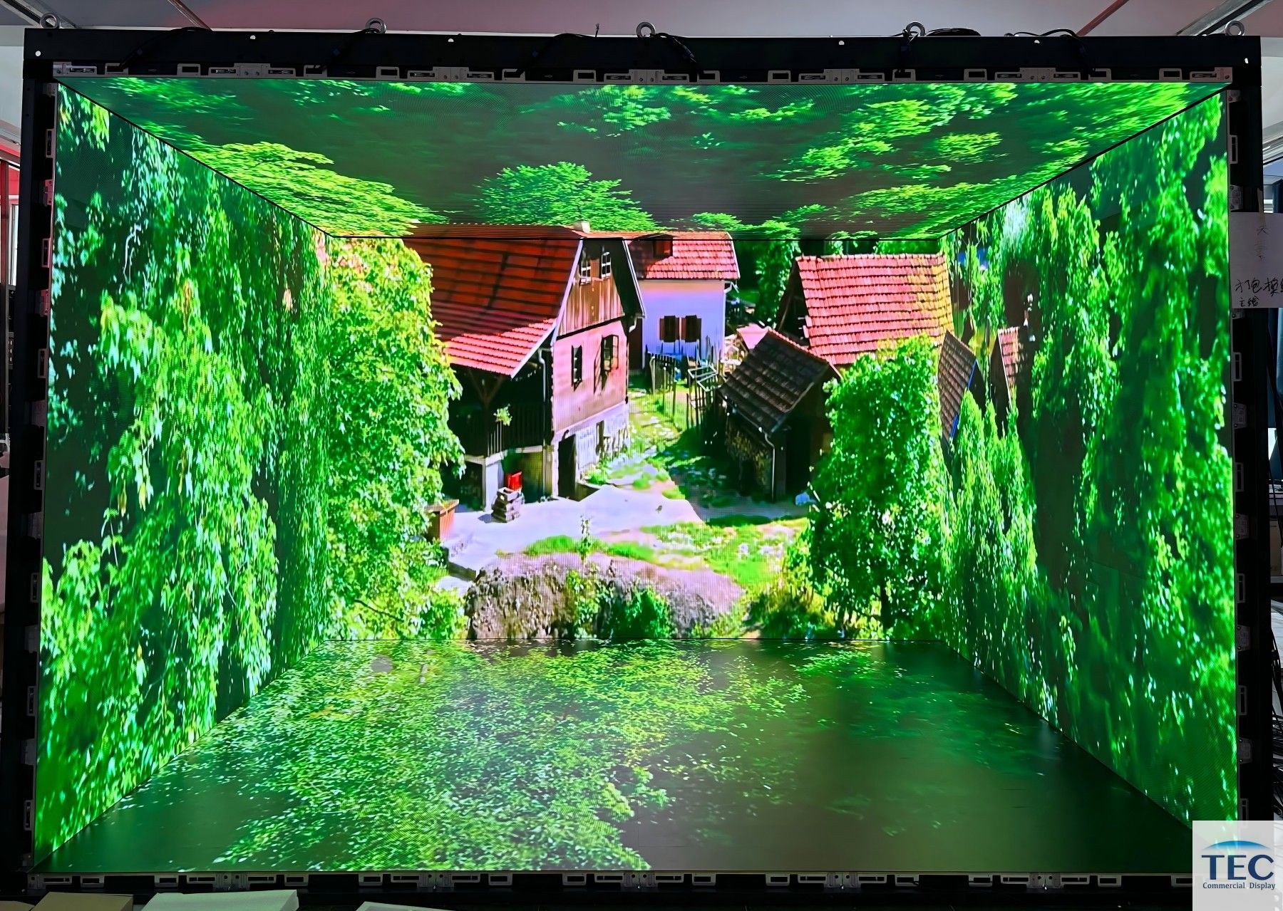 UHDit-1.8, 1.8mm Fine pitch LED video wall immersive Virtual Reality ...