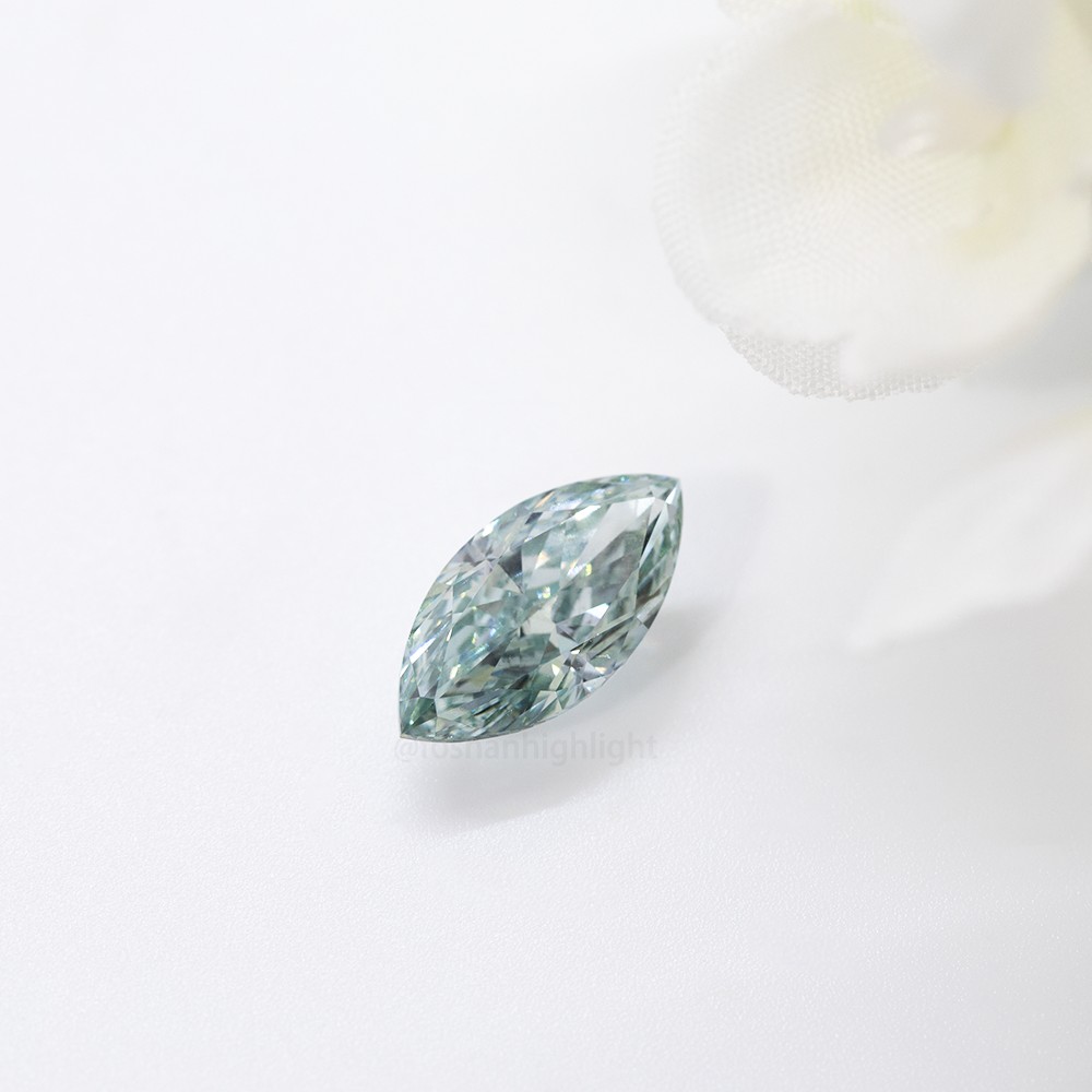 3.02ct 灰调绿色马眼形 CVD培育钻石