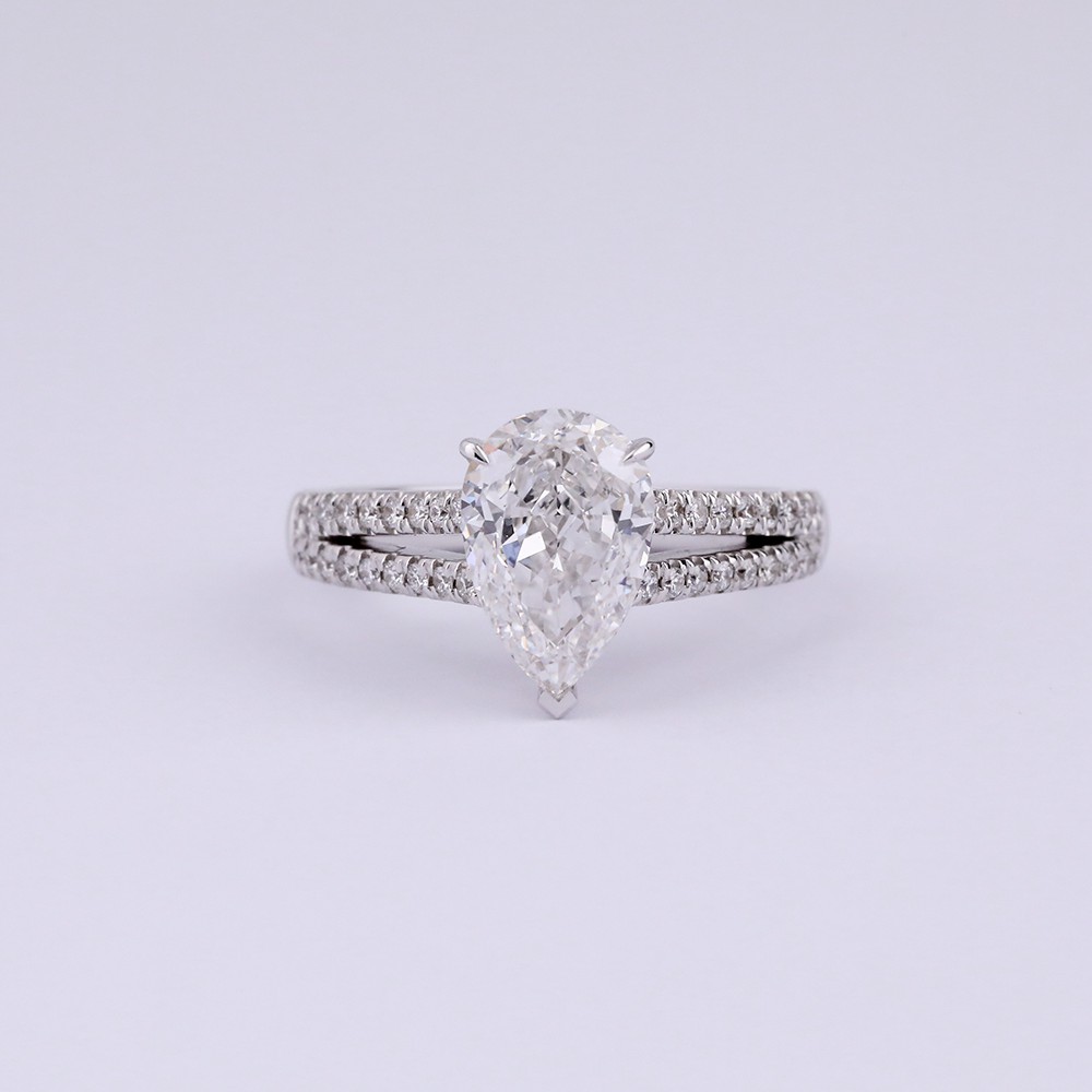 3.15ct White Drop-shaped Diamond 18K Gold Double Arm Diamond Ring