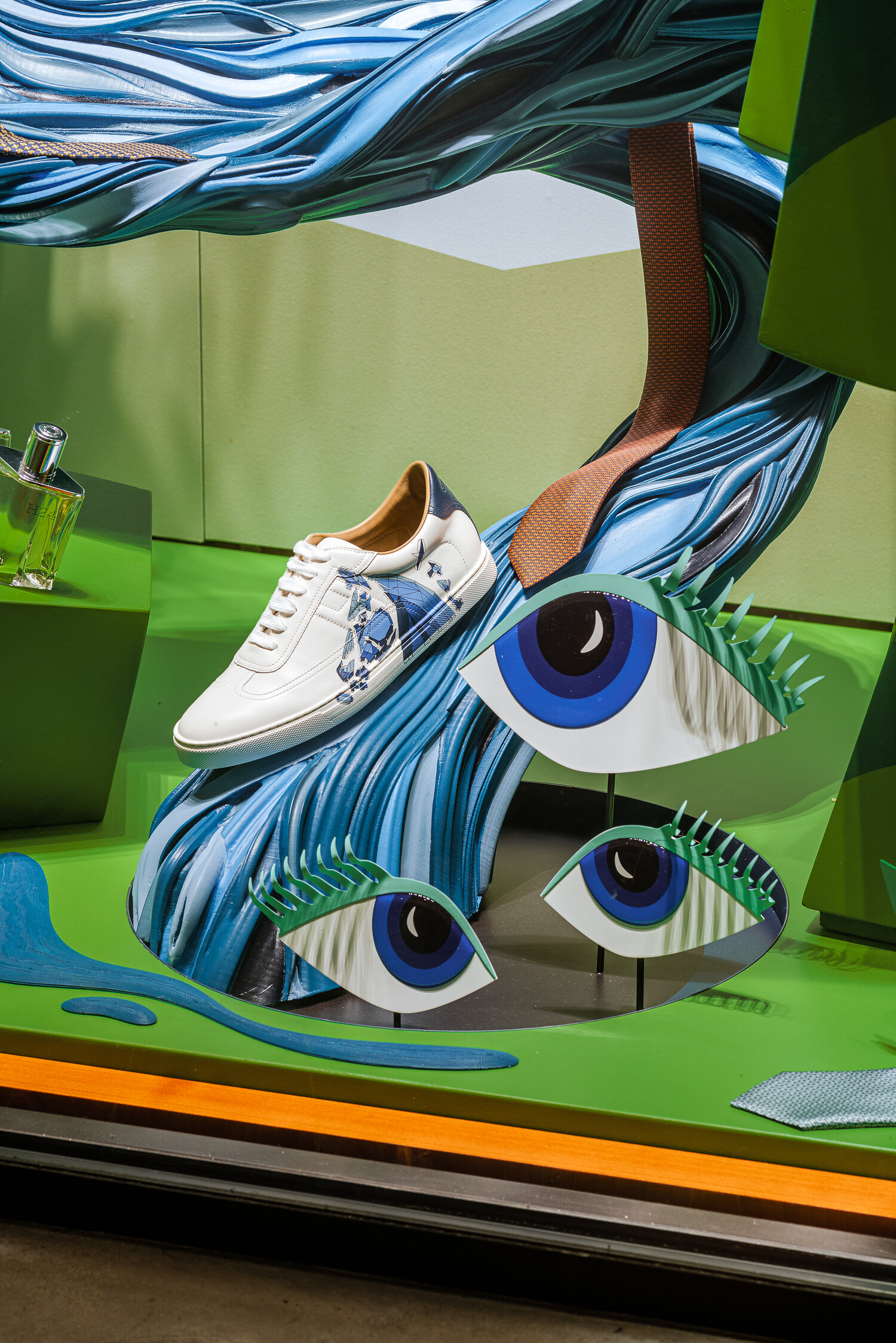 Picasso's eyes paper craft display props