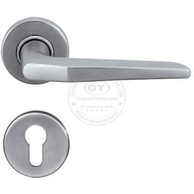 LH073,Solid Lever Handle on Rose