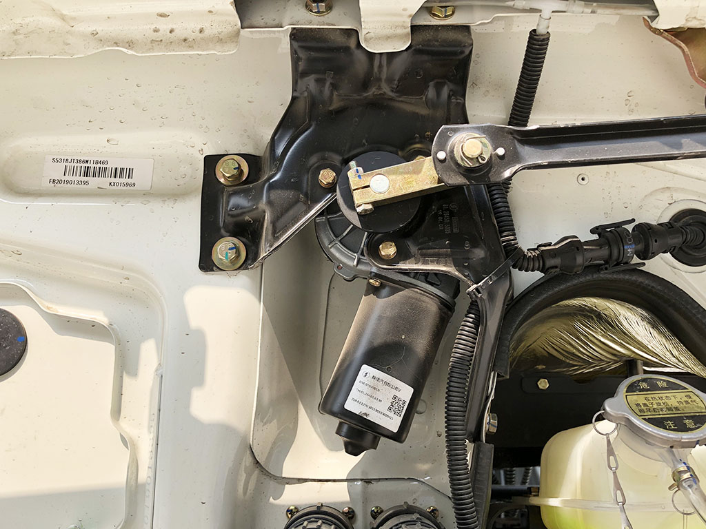 陕汽德龙新M3000雨刷电机DZ15221740009__陕汽配件中心库