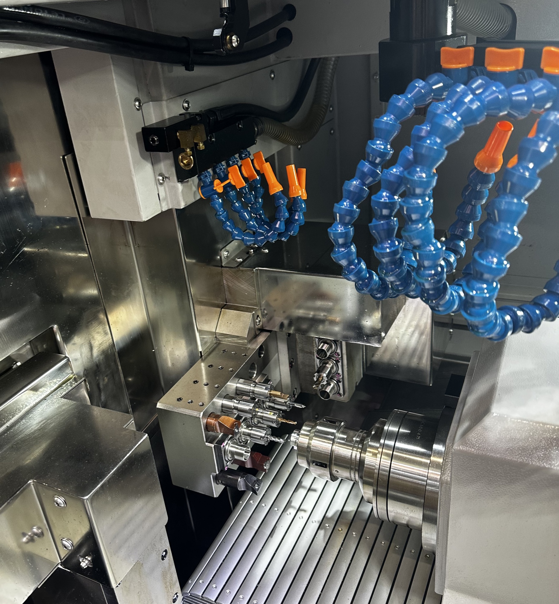 首页-东莞市越都模具五金有限公司