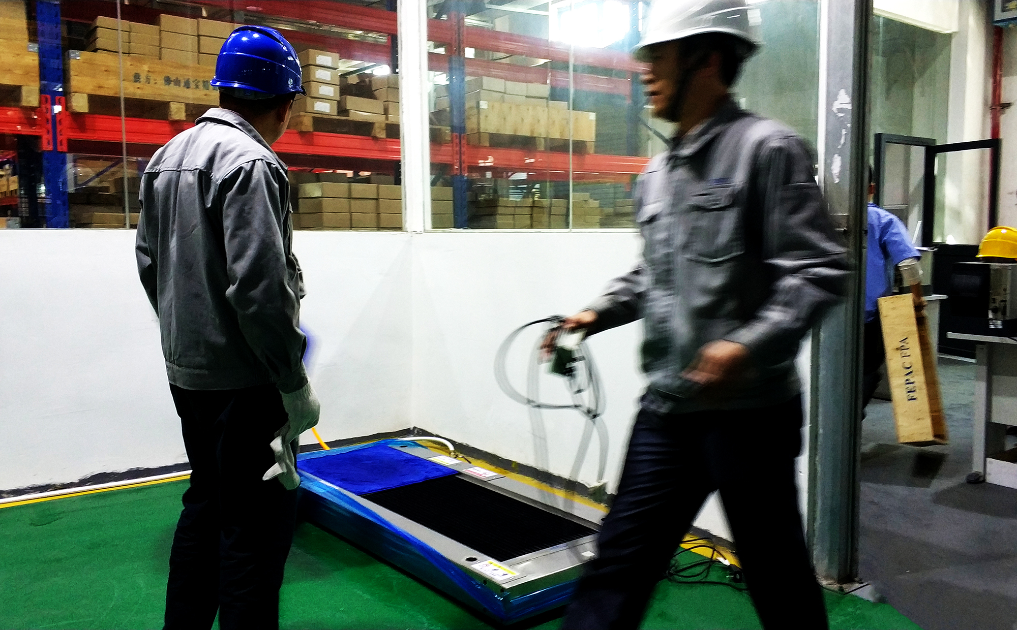 Manufacturer's fully intelligent crawler sole cleaning machine dust ...