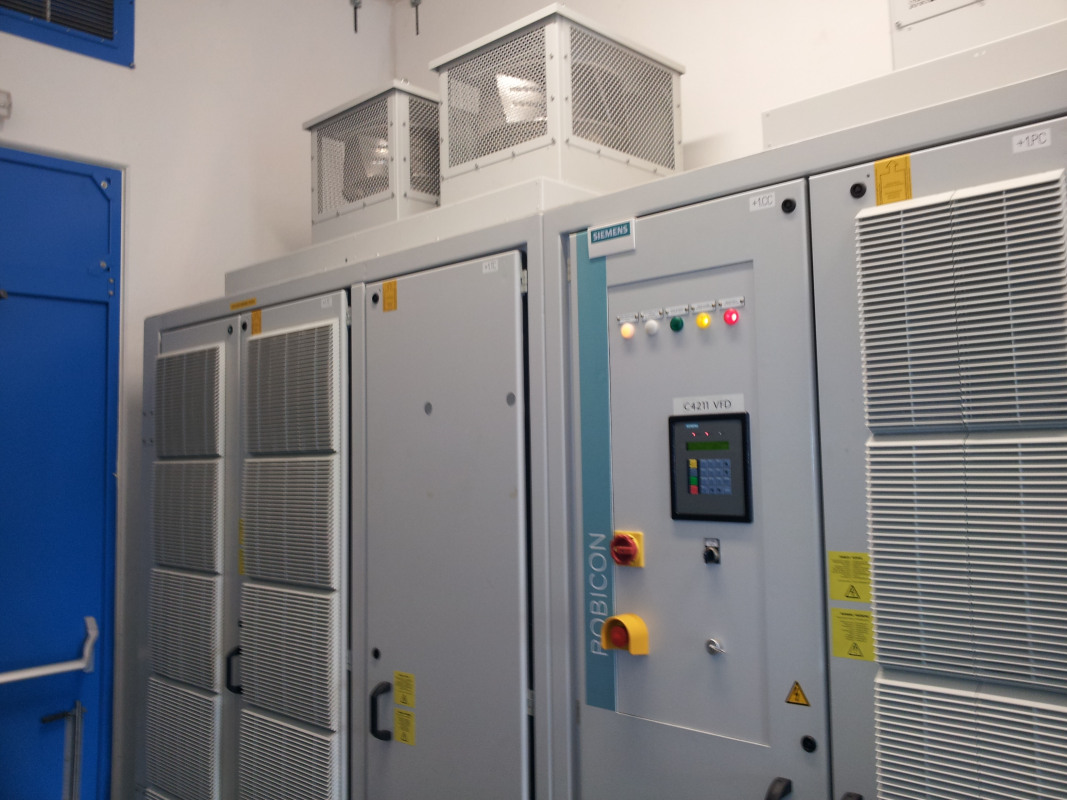 2 Variable Speed Drives Siemens Robicon 6600V for motor 750 kW and 1350 kW
