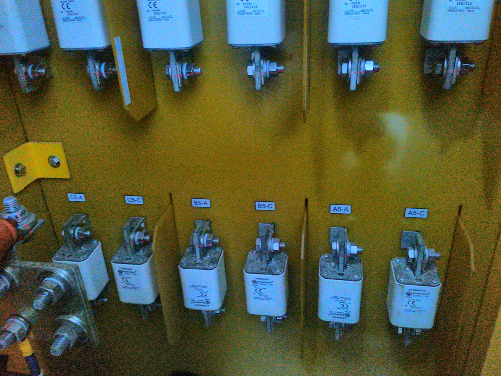 Sạc trước trên Siemens Robicon Perfect Harmony VFD