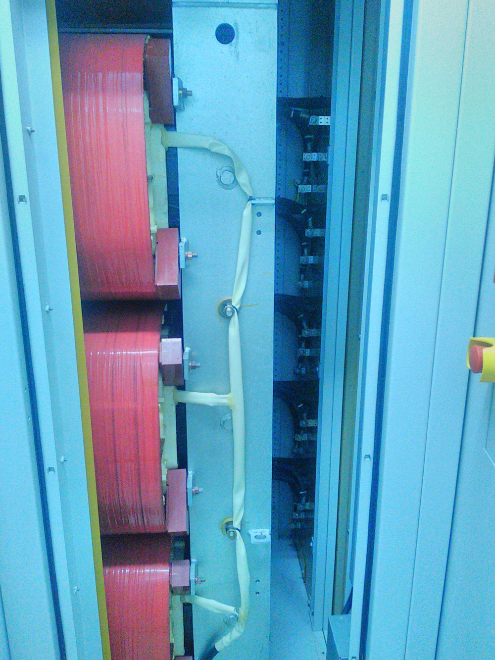 Sạc trước trên Siemens Robicon Perfect Harmony VFD