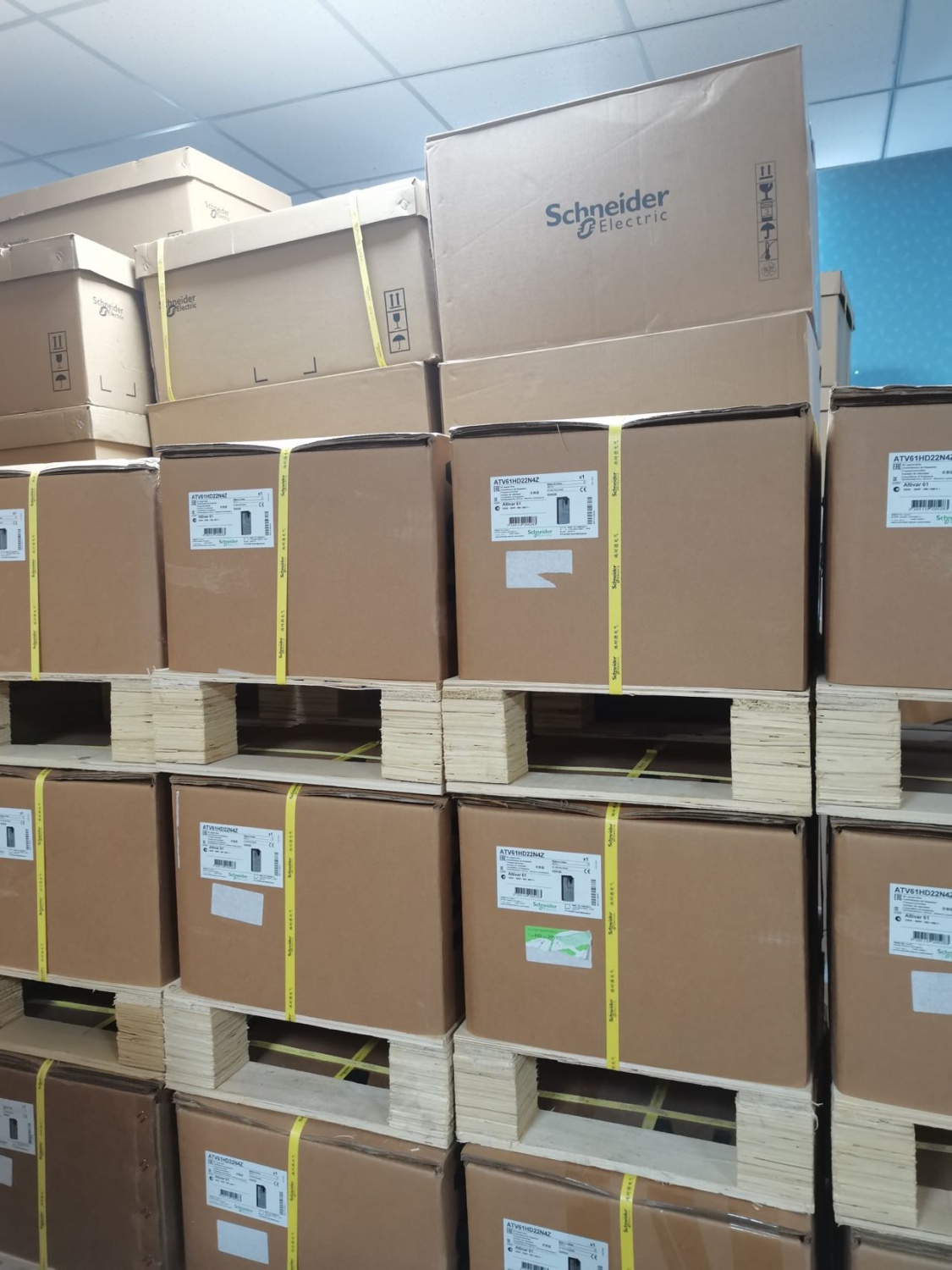 ATV630C25N4, ATV630C16N4, ATV61HC25N4, ATV61HC16N4 - Variable speed ...