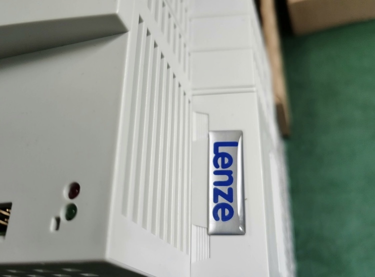 Lenze Servo Inverter EVF9321-EV, EVF9322-EV, EVF9323-EV, EVF9324-EV ...