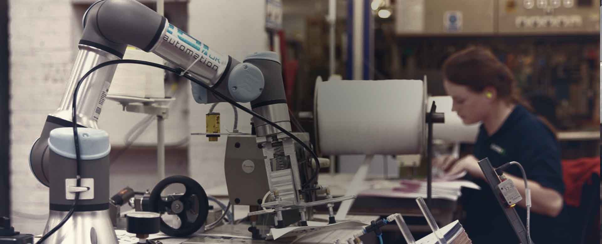 UR,丹麦Universal Robots优傲机器人,桌面机器人,协作机器人,人机协作机械臂,六轴机械臂,工业机器人