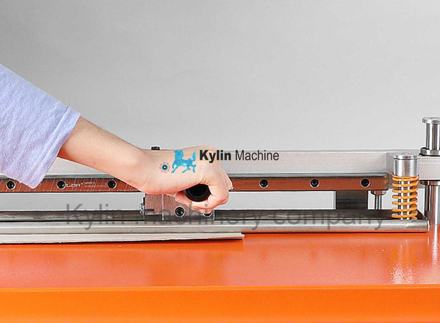 Manual groove machine