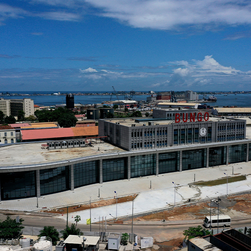 请登录后台后到SEO选项里设置网页标题