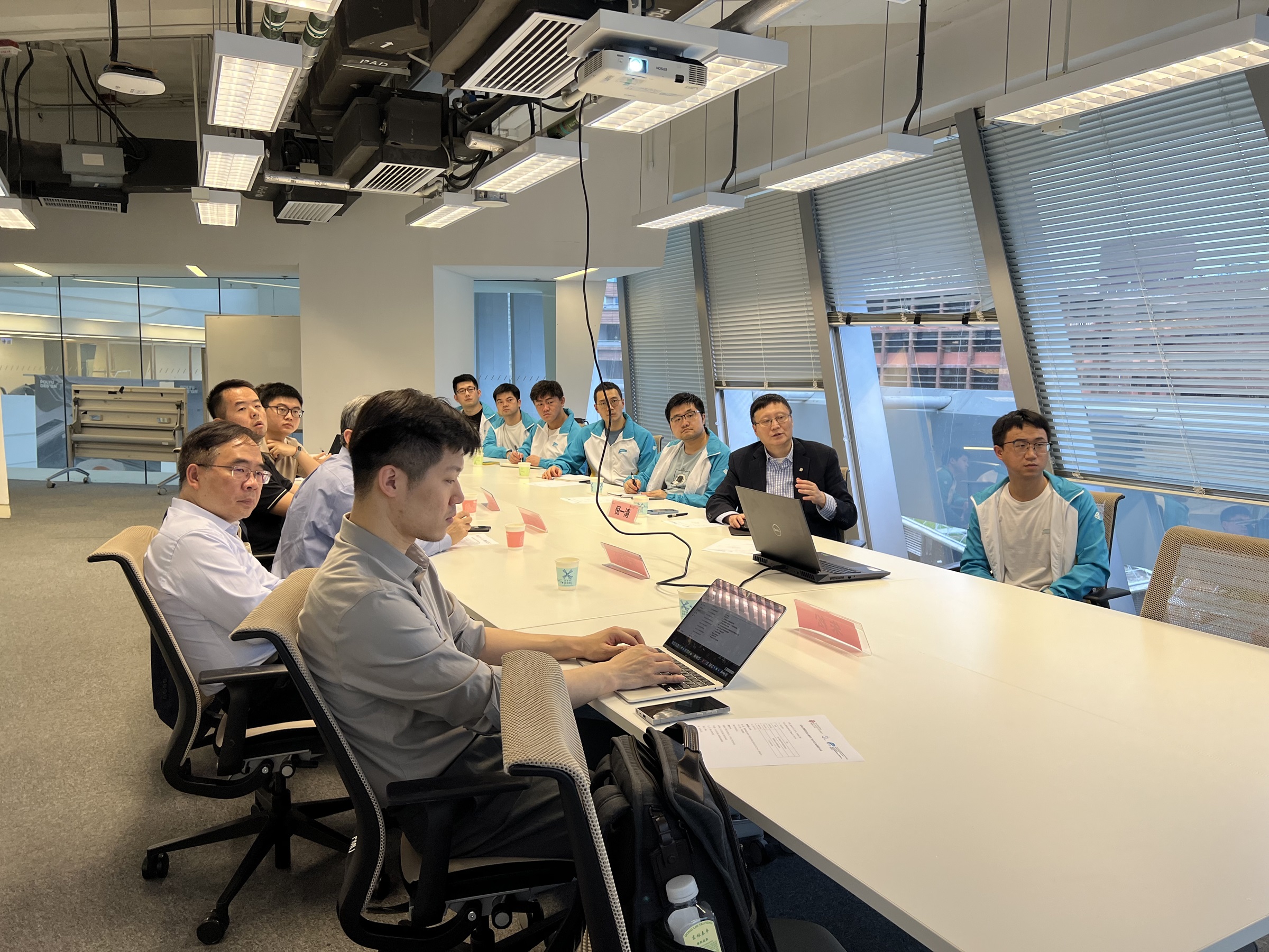 A meeting between TRS project members and Prof. Qing-Quan Li’s teamINTACT