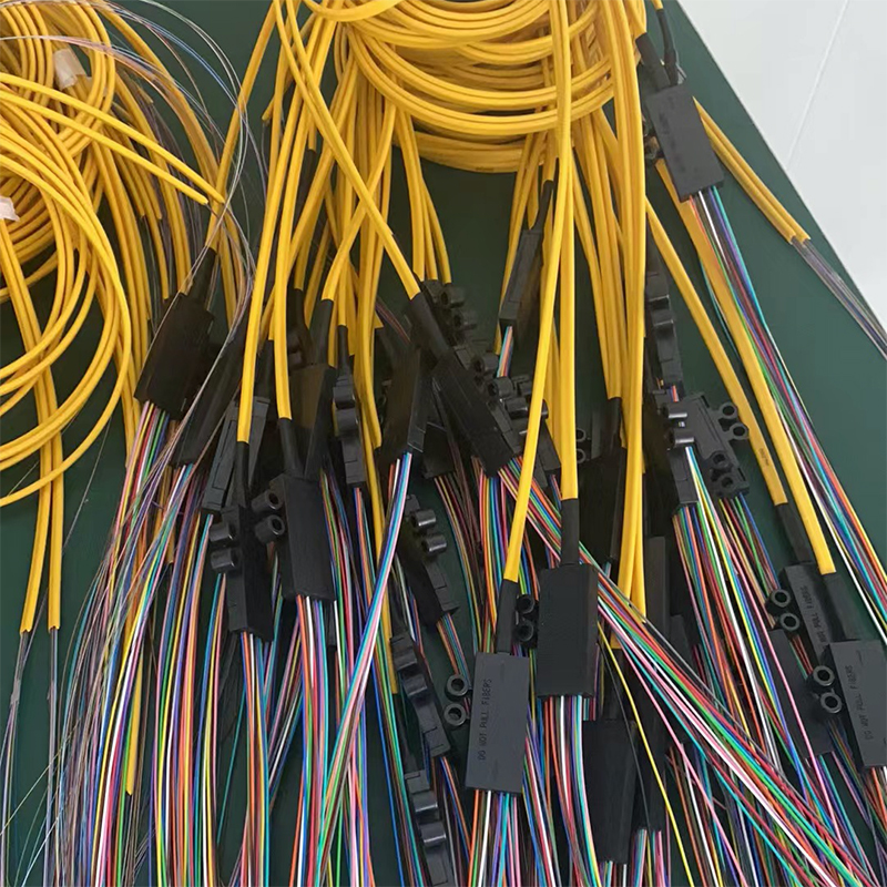 LUCOTEK-SC/APC Pigtail 12ports