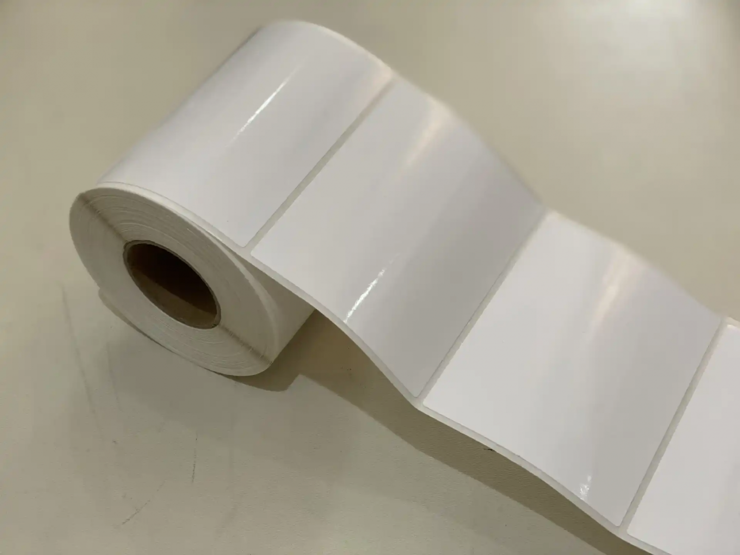 宸发 100×150mm 单列 25.4mm轴芯 320枚/卷 优等铜版纸